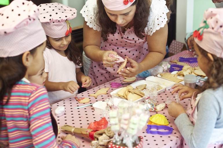 Ceasinha oferece oficina de decoração de biscoitos