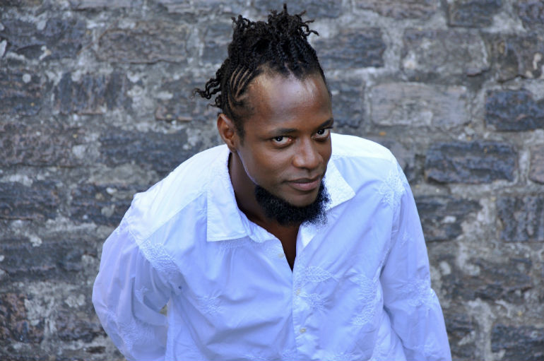 Dão canta sucessos de Roberto Carlos no Rubi