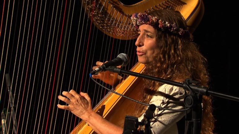 Harpista Cynthia Valenzuela está no Partituras desse domingo