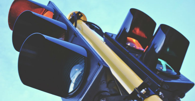 Projeto obriga funcionamento de semáforos intermitentes