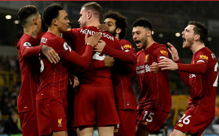 Liverpool vence com gol de Firmino no fim da partida