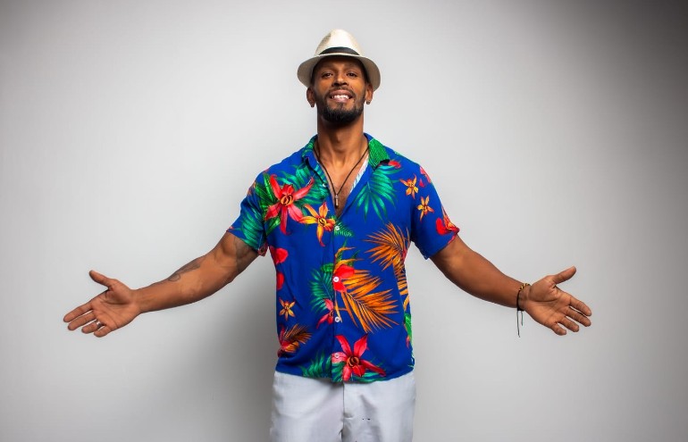 Roberto Ribeiro e Grupo Samba de Maré se apresentam na Casa da Mãe