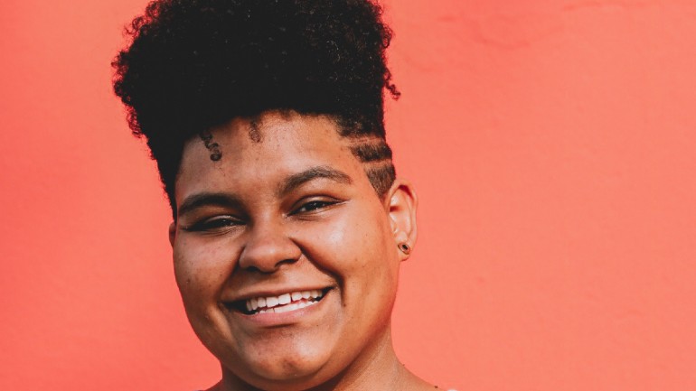 Conheça A História De Maria Vitória Escritora Negra E Lésbica Que