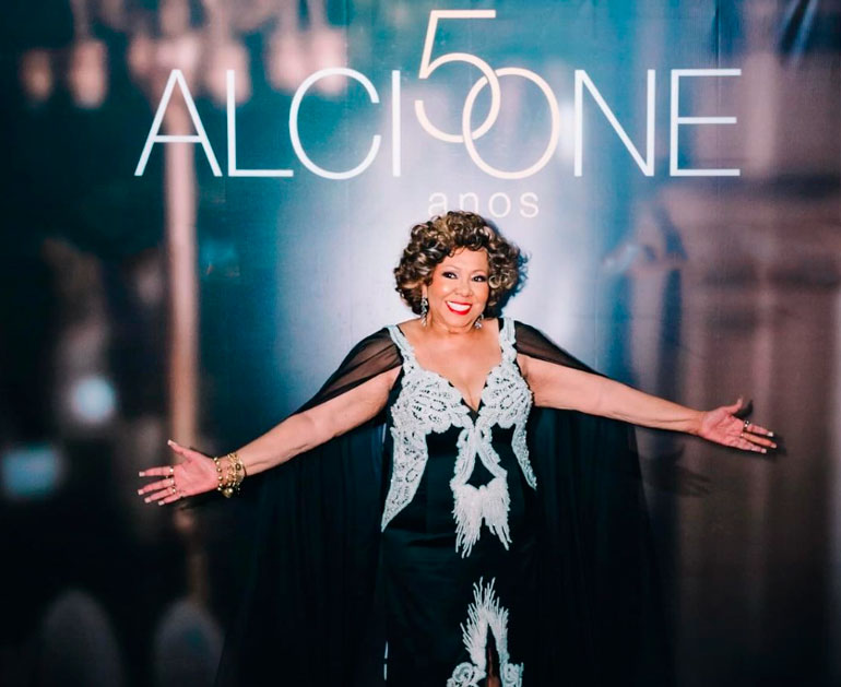 Show de Alcione em Salvador celebra os 50 anos de carreira